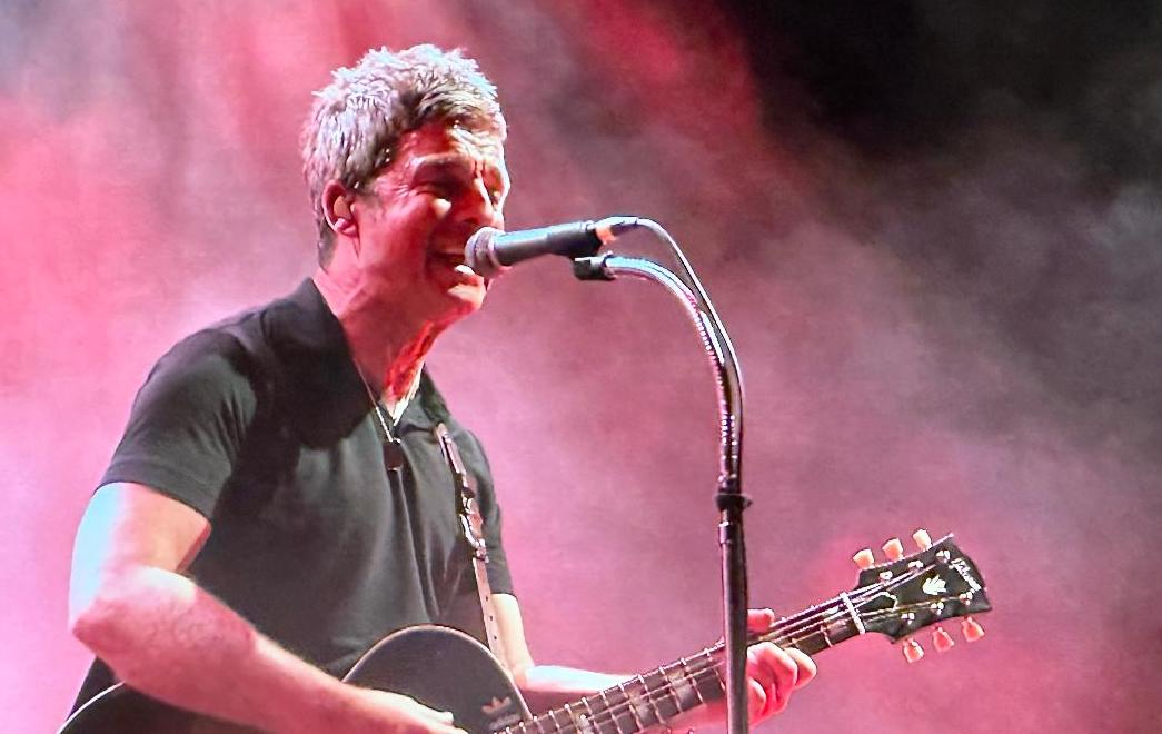 Noel Gallagher Finds Fertile Ground From the 90s – NO EARPLUGS